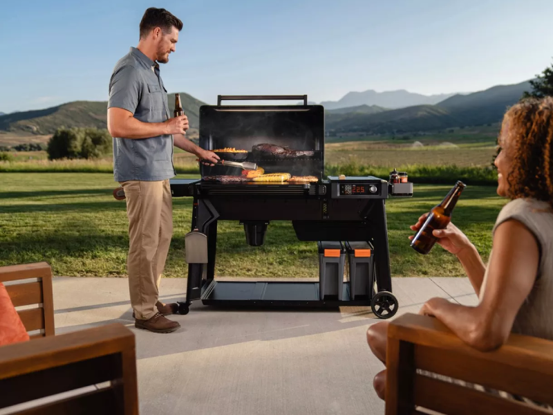 Traeger Woodridge Pro | Piscines St-Louis
